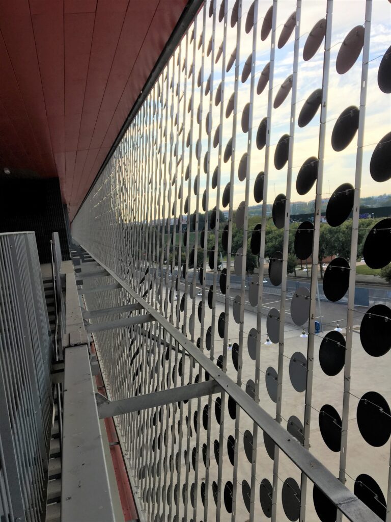 Kinetic Facades & Sculptural Cladding Systems